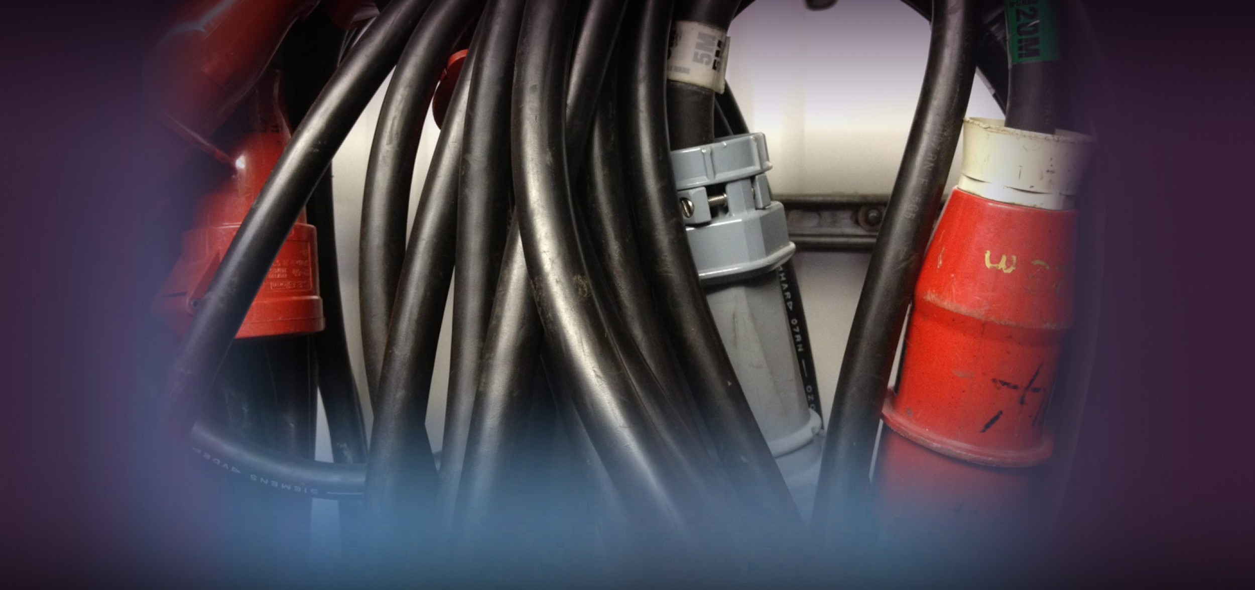 Mains - Heavy mains cable | Vector Lighting